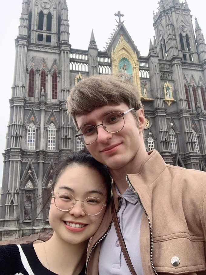 Cô gái Việt 'chốt đơn' chàng trai Nga sau ánh nhìn đầu tiên
